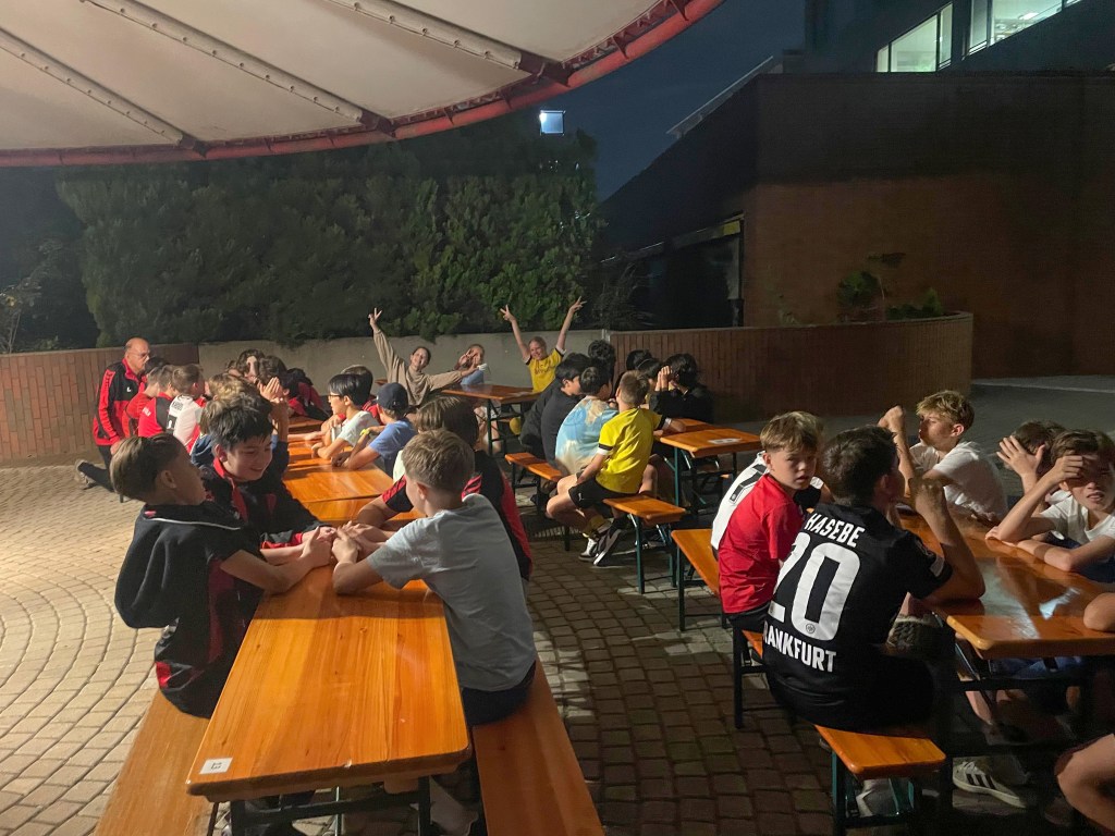 Besuch einer deutschen Fußballmannschaft – Deutsche Schule Tokyo Yokohama